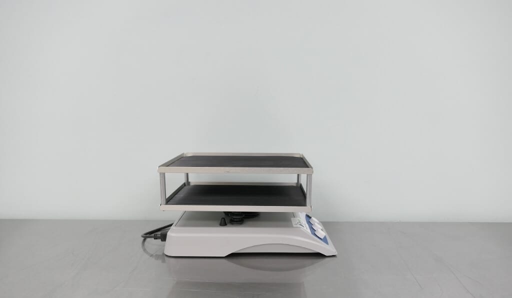 VWR Analog Rocker 2 Tier - The Lab World Group