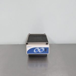 Thermo Compact Digital Microplate Shaker - The Lab World Group