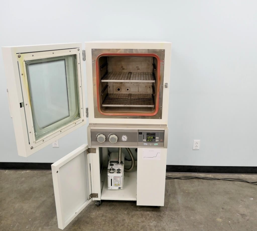 Yamato DP43 Vacuum Drying Oven - The Lab World Group