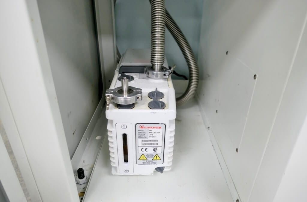 Yamato DP43 Vacuum Drying Oven - The Lab World Group