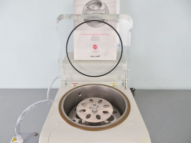 Eppendorf Vacufuge Plus Concentrator