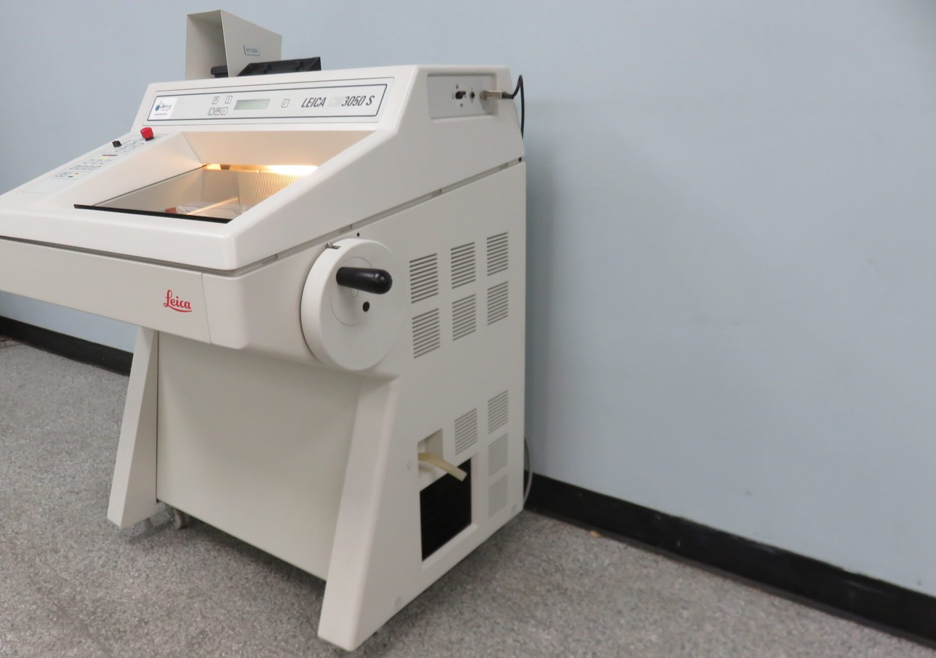 Leica CM3050S Cryostat - The Lab World Group