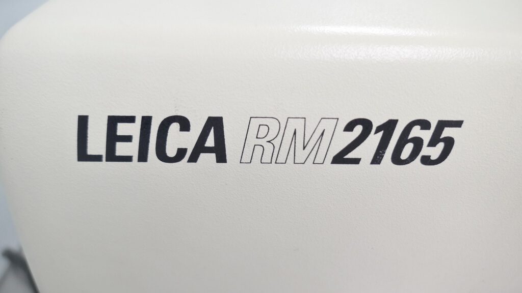 Leica RM2165 Rotary Microtome - The Lab World Group