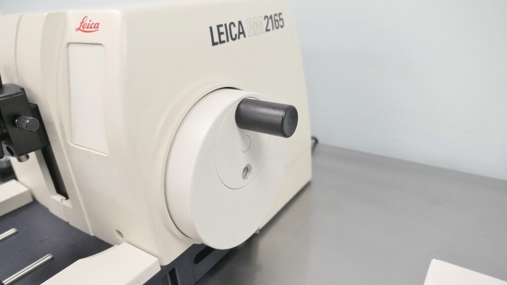 Leica RM2165 Rotary Microtome - The Lab World Group