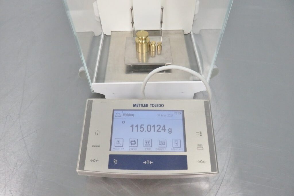 Mettler Toledo XS104 Analytical Balance