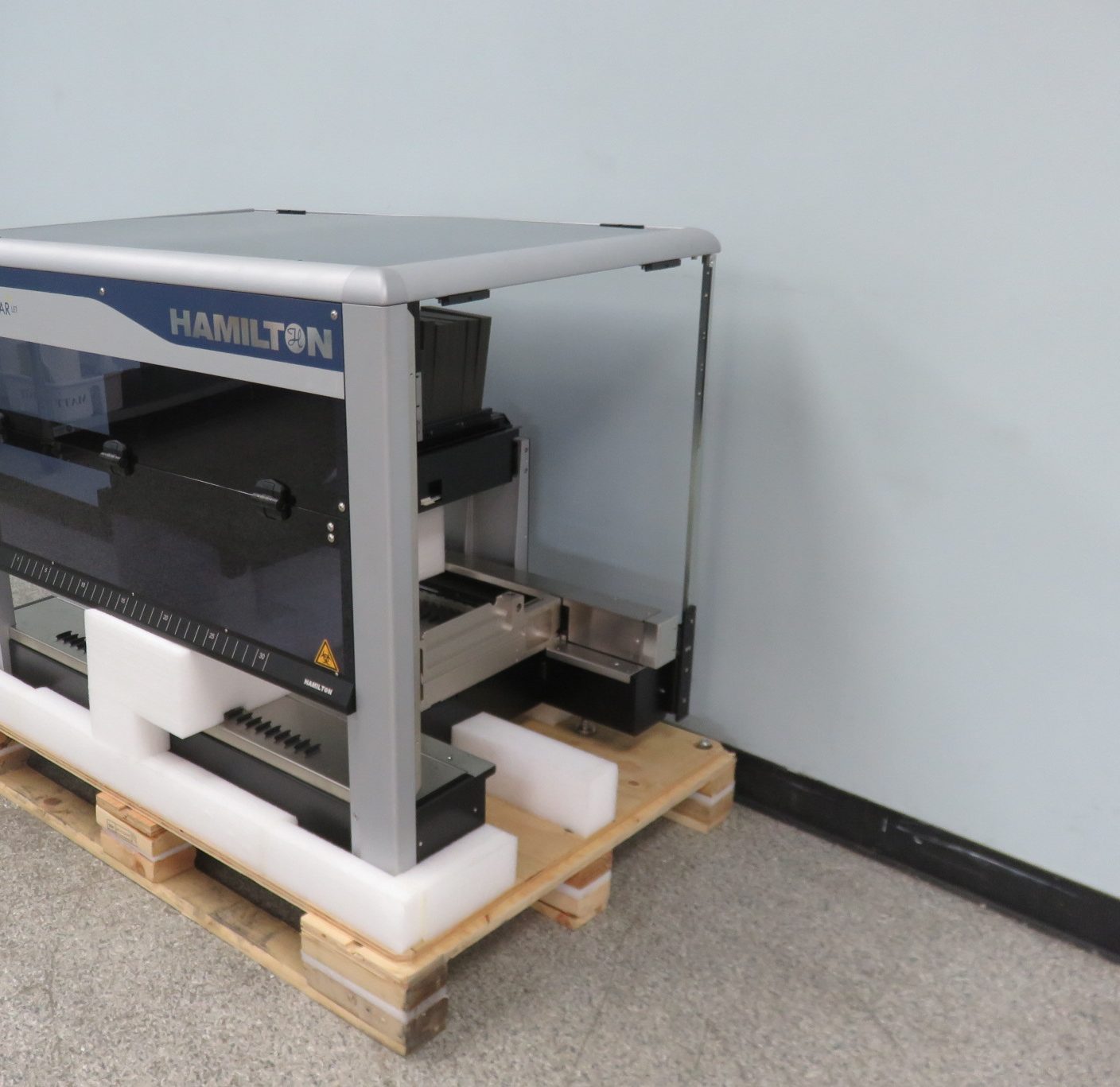 Hamilton Microlab STARlet Robot Liquid Handler