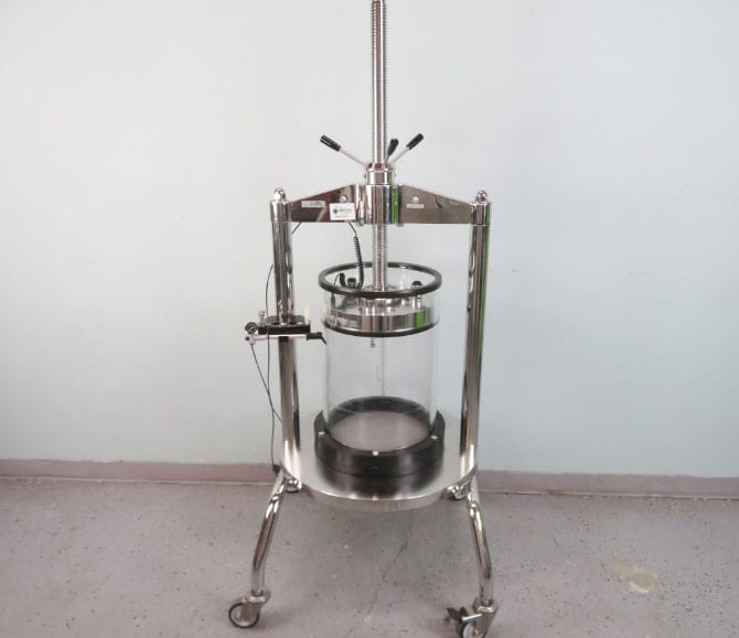 Large Millipore Chromatography Column - The Lab World Group