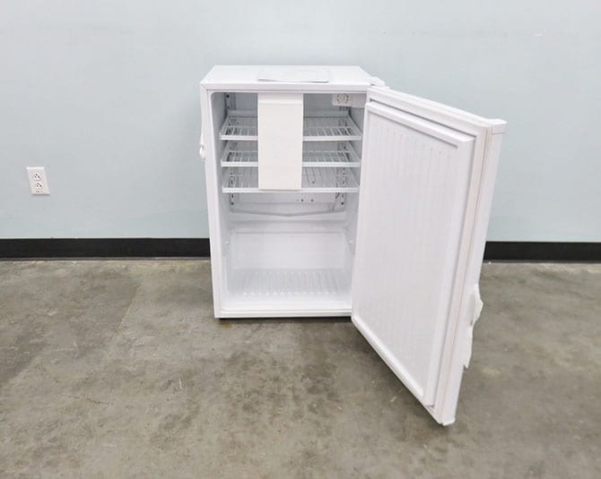 Panasonic PR-L5111W Lab Refrigerator - The Lab World Group