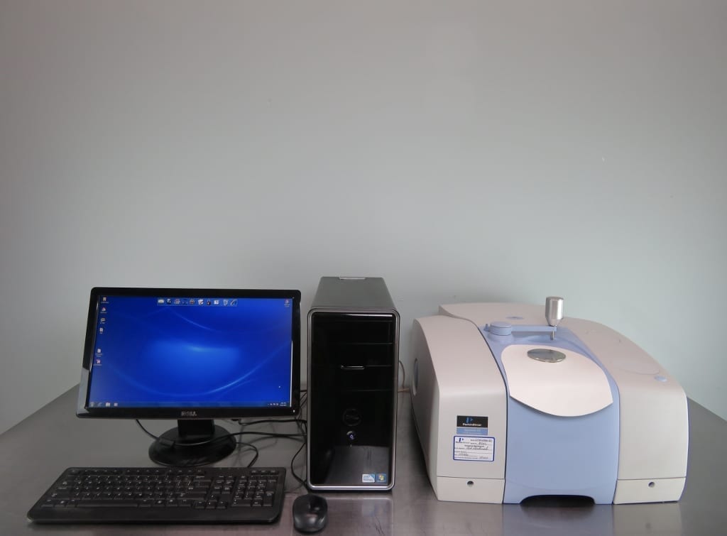 Perkin Elmer Spectrum 65 FT IR Spectrometer