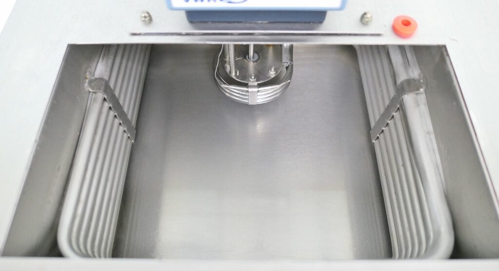 VWR Recirculating Chiller 11902S - The Lab World Group