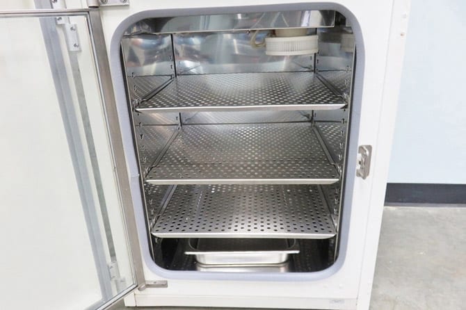 Thermo 3120 CO2 Water Jacketed Incubator - Dual Stack