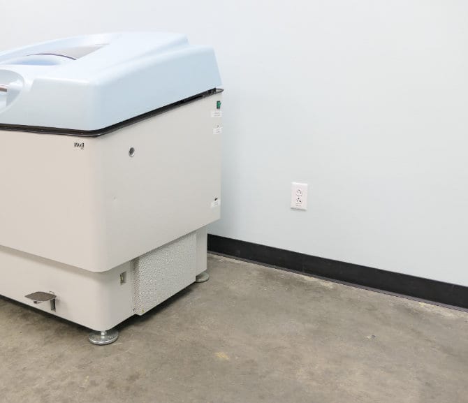 Thermo MaxQ 5000 Incubator Shaker - Refrigerated/Heated