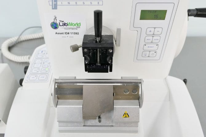Thermo Shandon Finesse ME Microtome with Foot Pedal