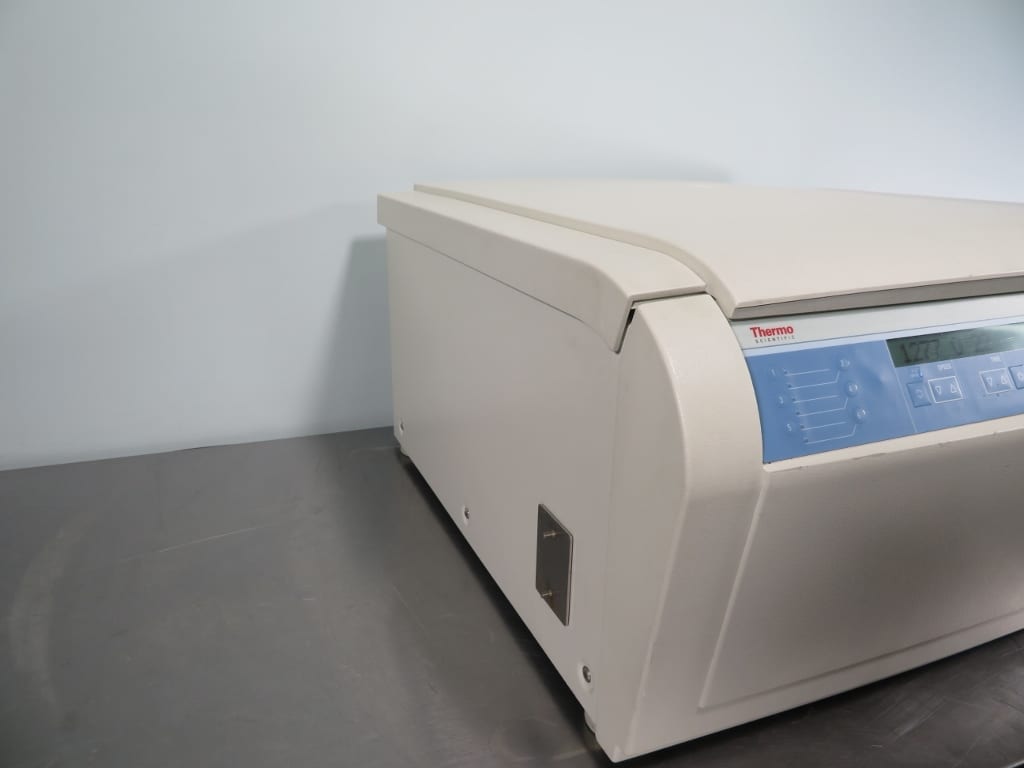 Thermo Sorvall ST 40R Benchtop Centrifuge