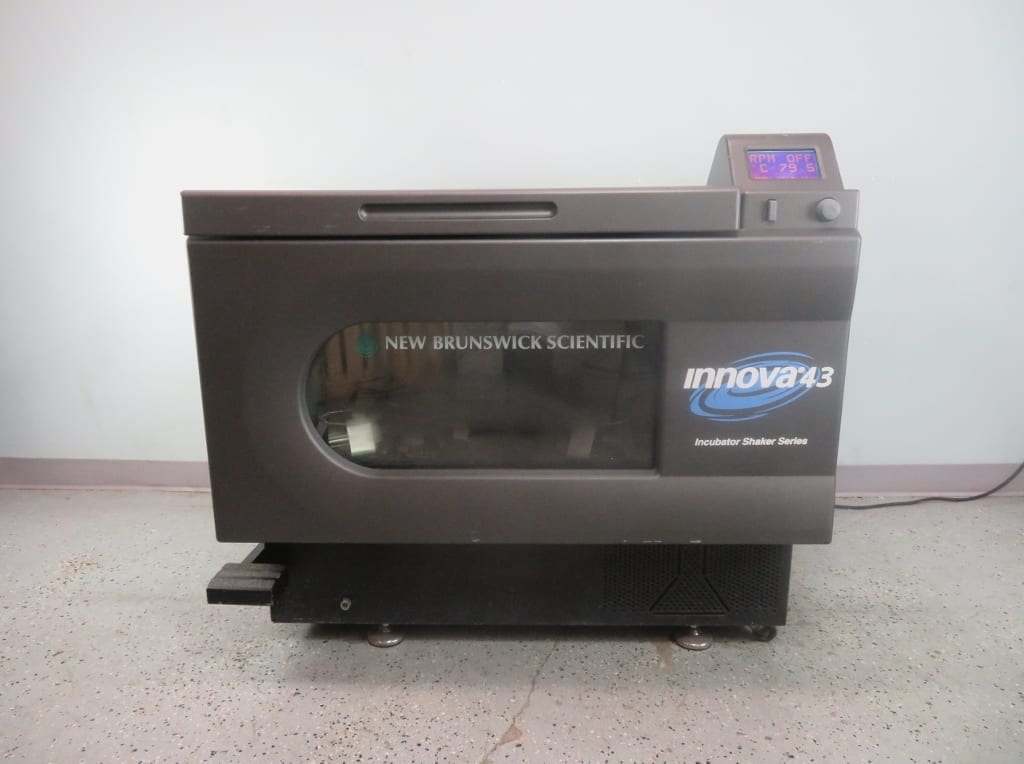 New Brunswick Innova 43 Incubator Shaker