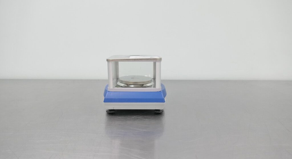 VWR Portable Balance 123P - The Lab World Group