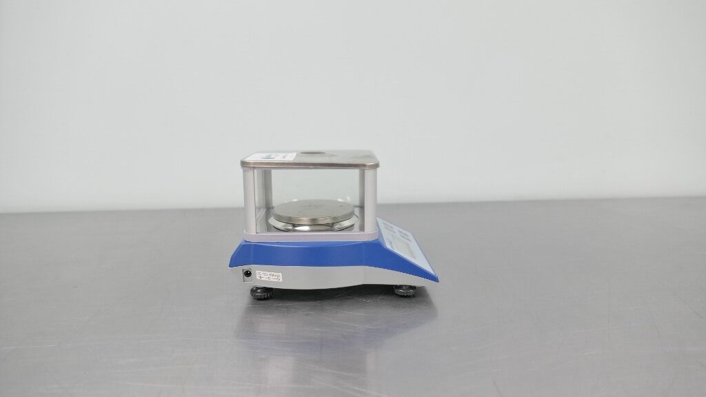 VWR Portable Balance 123P - The Lab World Group