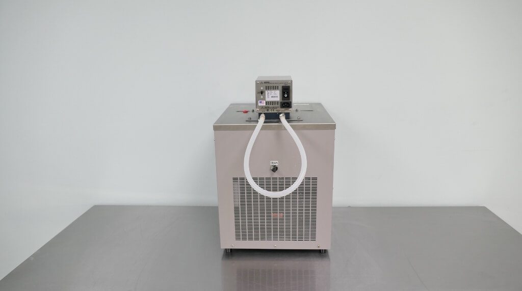 VWR Recirculating Chiller 11902S - The Lab World Group