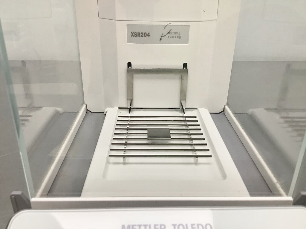 Mettler Toledo XSR204 Analytical Balance - The Lab World Group