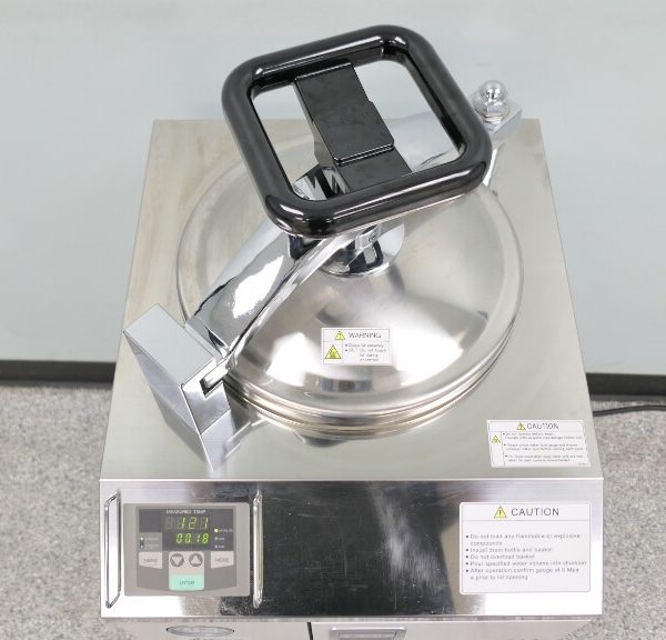 Yamato Sterilizer SM-511 - The Lab World Group