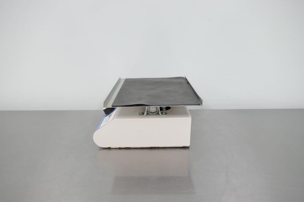 VWR 100 Rocking Platform Shaker - The Lab World Group