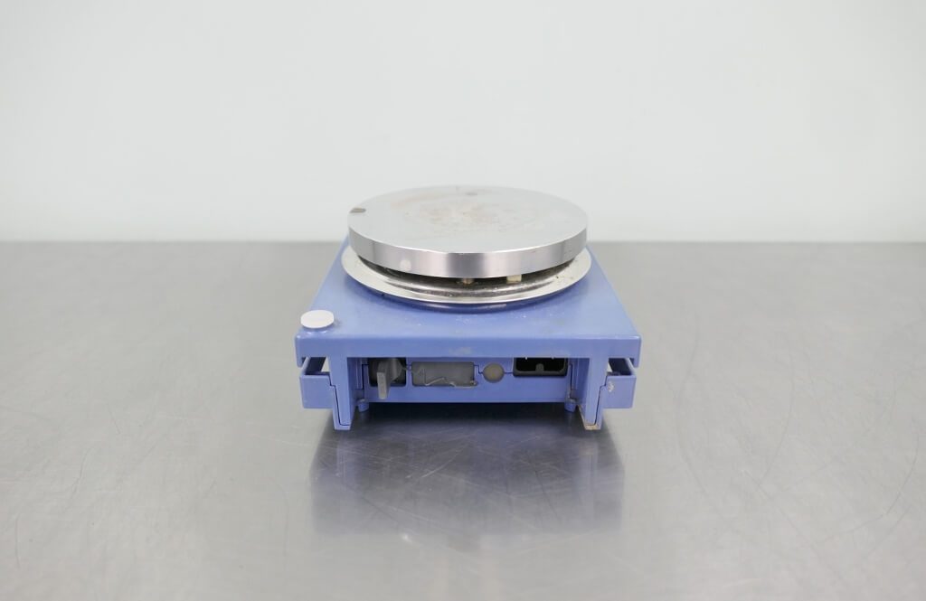 IKA RET Basic Analog Hotplate Stirrer - The Lab World Group