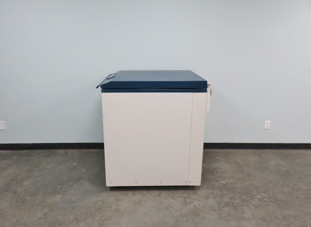 Chart MVE XLC-1200 Liquid Nitrogen Freezer - The Lab World Group