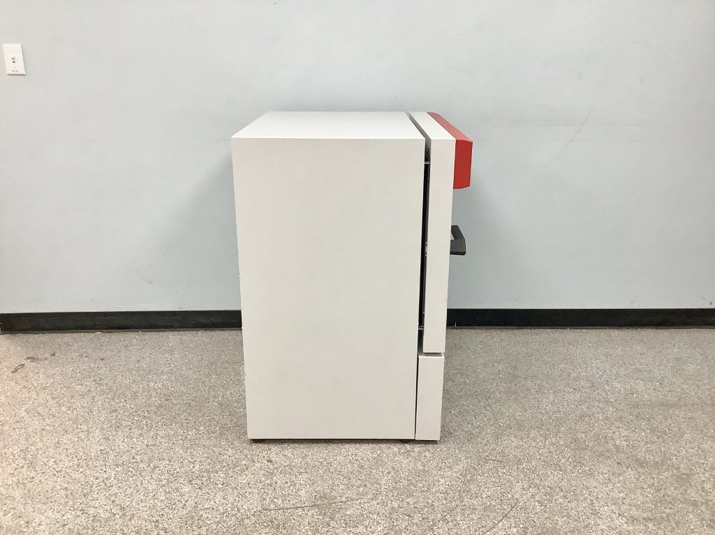 Binder KB 115 BOD Incubator with Heating/Cooling