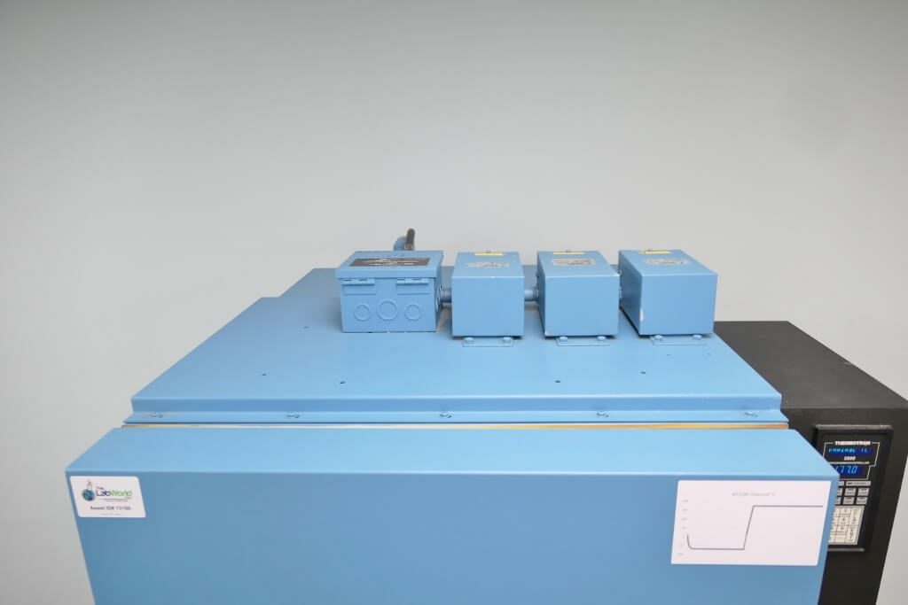 Thermotron SM-8 Humidity Test Chamber - The Lab World Group