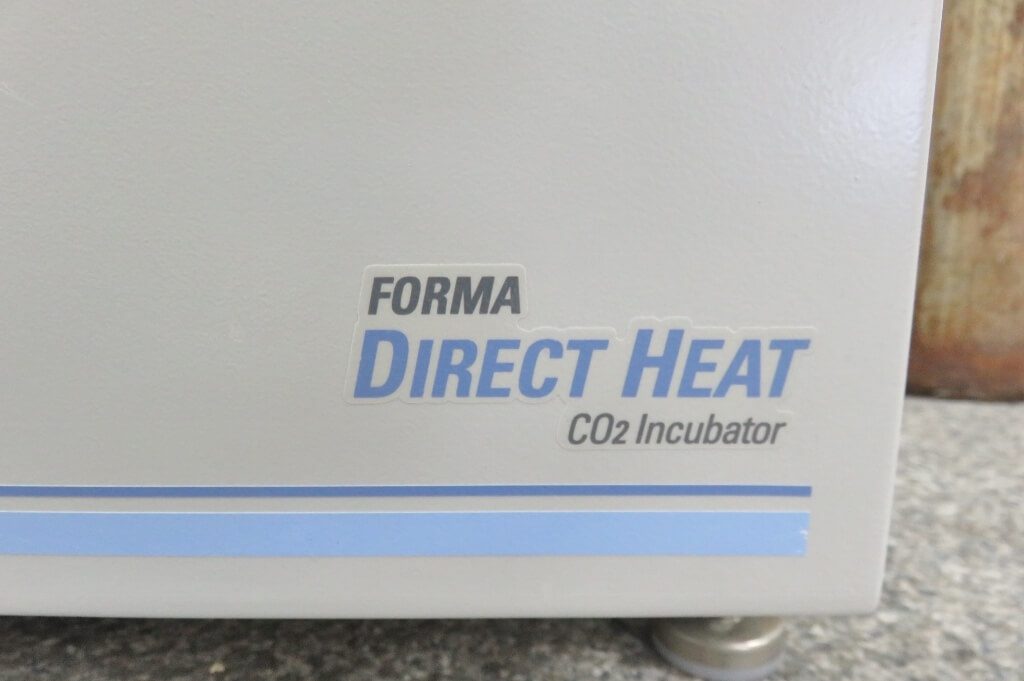 Thermo CO2 Incubator 320 - The Lab World Group