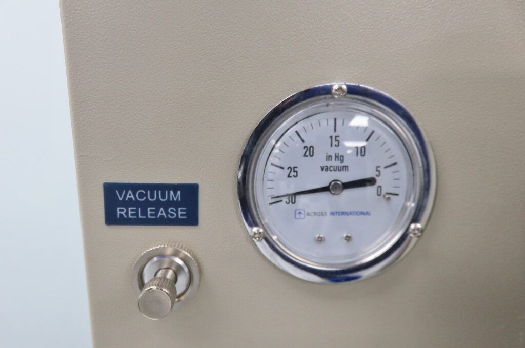 Across International Vacuum Oven AccuTemp 19K