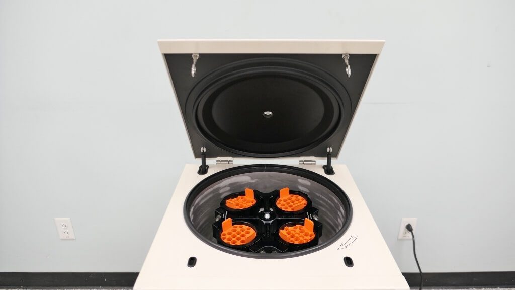 Thermo Centrifuge FL40R - The Lab World Group