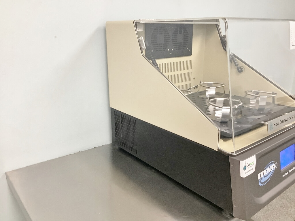 New Brunswick Incubator Shaker Innova 40R