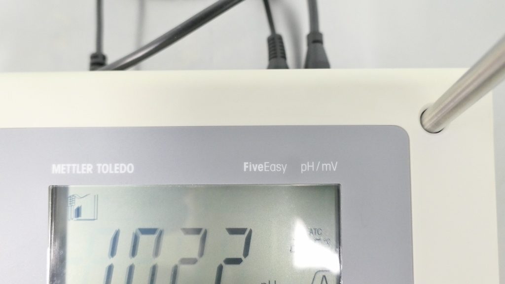 Mettler FiveEasy pH Meter FP20 - The Lab World Group