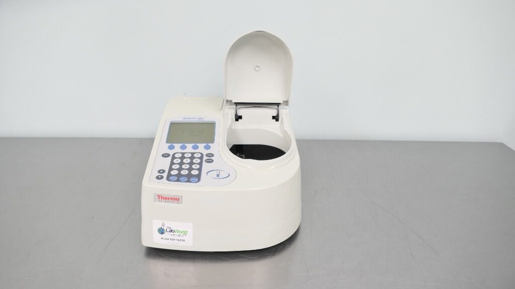 Thermo Genesys 10S UV-Vis Spectrophotometer