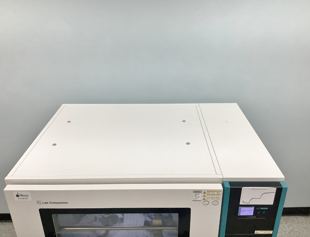 Lab Companion Refrigerated Floor Incubator Shaker ISS-7200R - The Lab ...