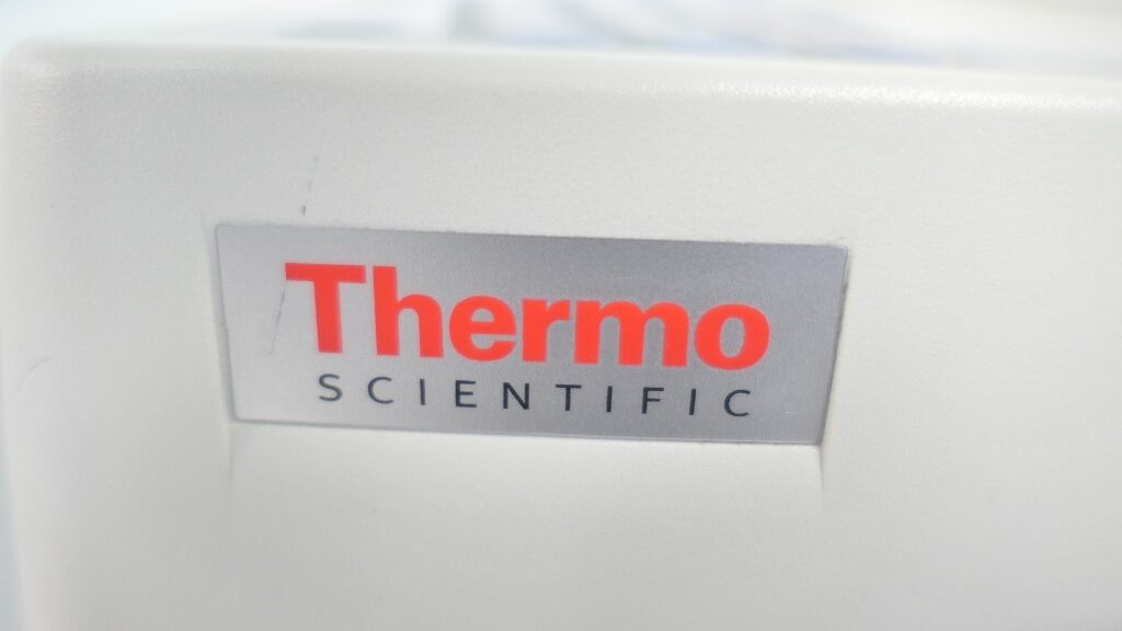 Thermo Genesys 10S UV-Vis Spectrophotometer