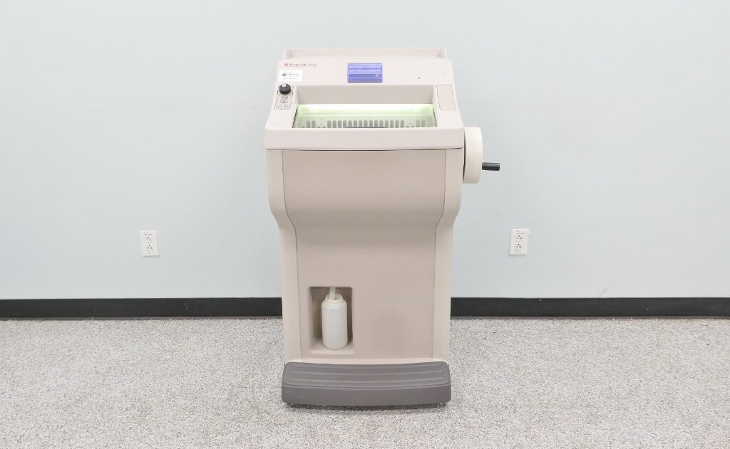 Sakura Tissue Tek Cryo3 Cryostat Machine - The Lab World Group