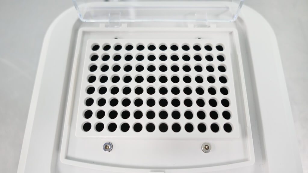 Benchmark MultiTherm Shaker - The Lab World Group