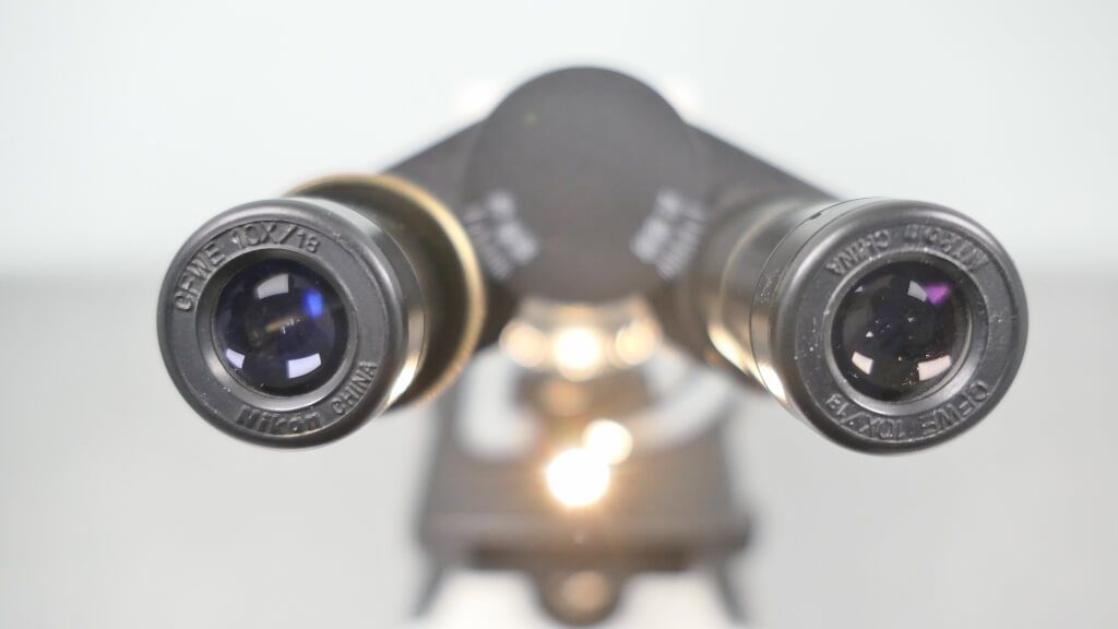 Fisher Scientific Micromaster II Microscope - The Lab World Group