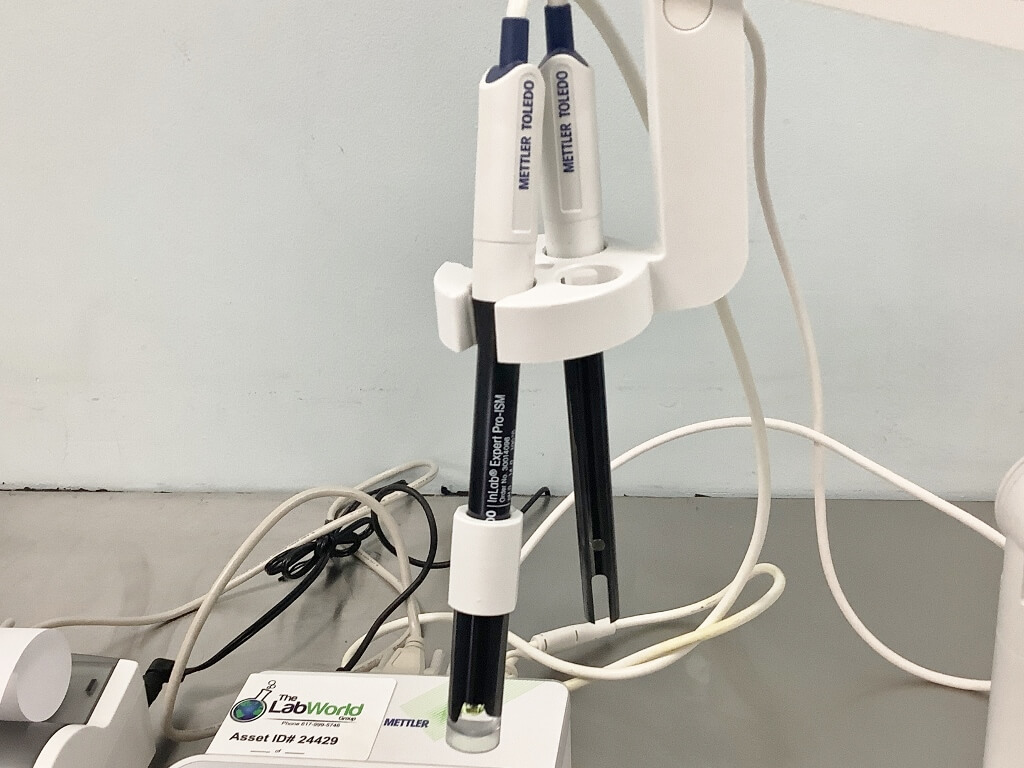 Mettler Toledo 7 Compact pH Meter - The Lab World Group