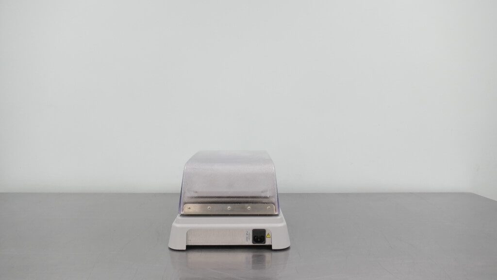 Microplate Shaker Incubator VWR - The Lab World Group