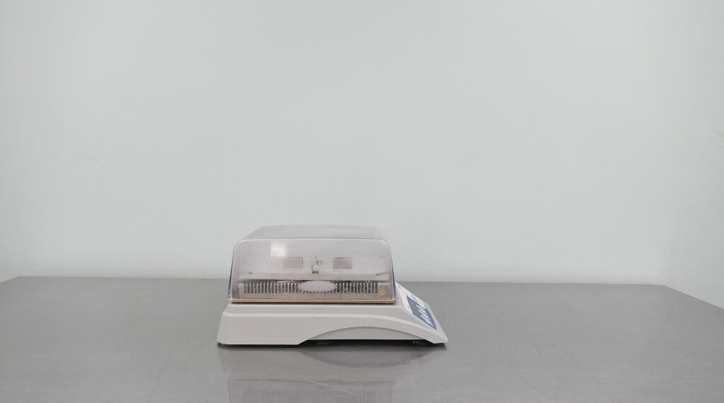 Microplate Shaker Incubator VWR - The Lab World Group