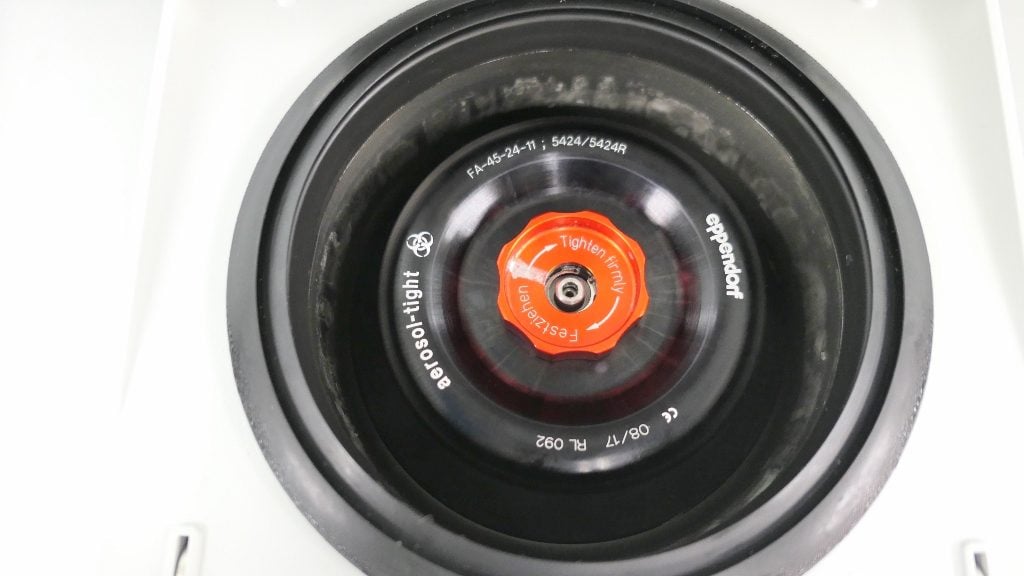 Eppendorf 5424R Centrifuge - The Lab World Group