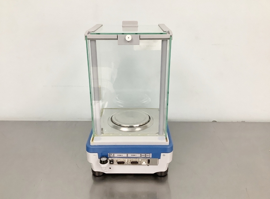VWR Analytical Balance AC Series - The Lab World Group