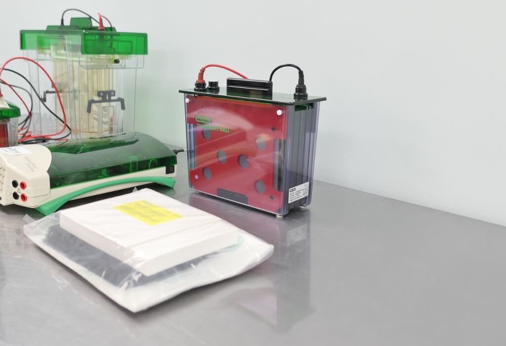 Bio-Rad PowerPac Universal Power Supply - The Lab World Group