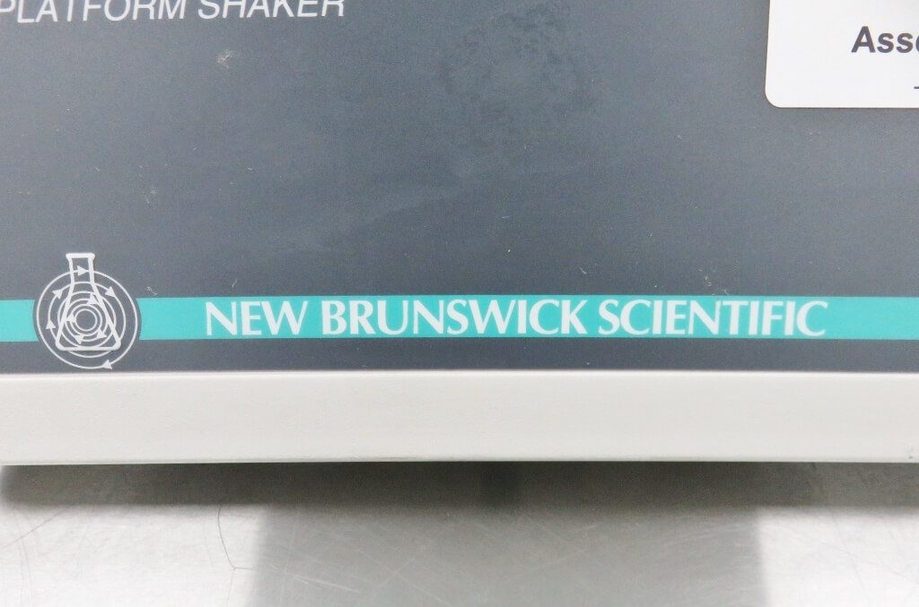 Innova 2100 Platform Shaker - The Lab World Group