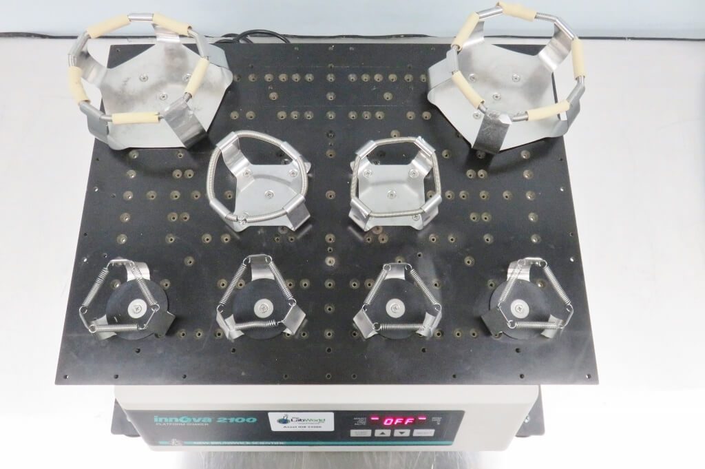 Innova 2100 Platform Shaker - The Lab World Group