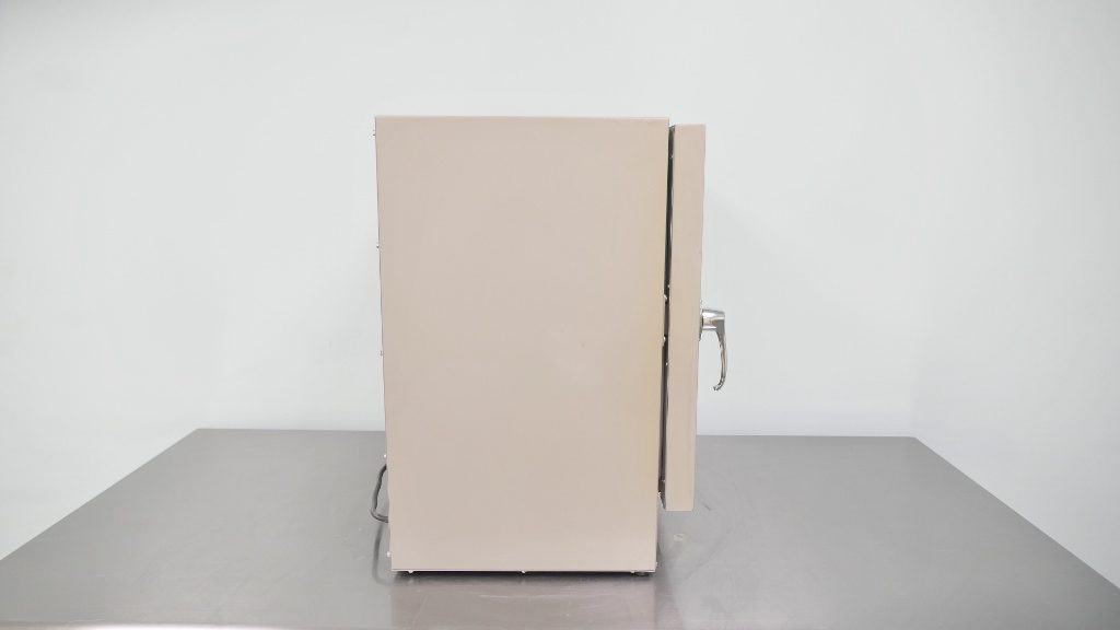 VWR Lab Oven 1320 - The Lab World Group