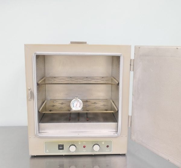 VWR Lab Oven 1320 - The Lab World Group